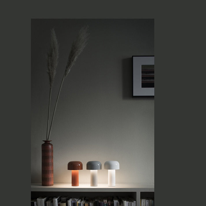 Bellhop Unplugged Rechargeable LED Mini Table Lamp – BELECOME